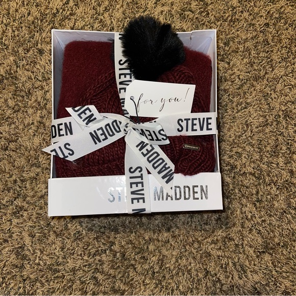 Steve Madden | Accessories | Steve Madden Hat Beanie Scarf Gift Set Box ...